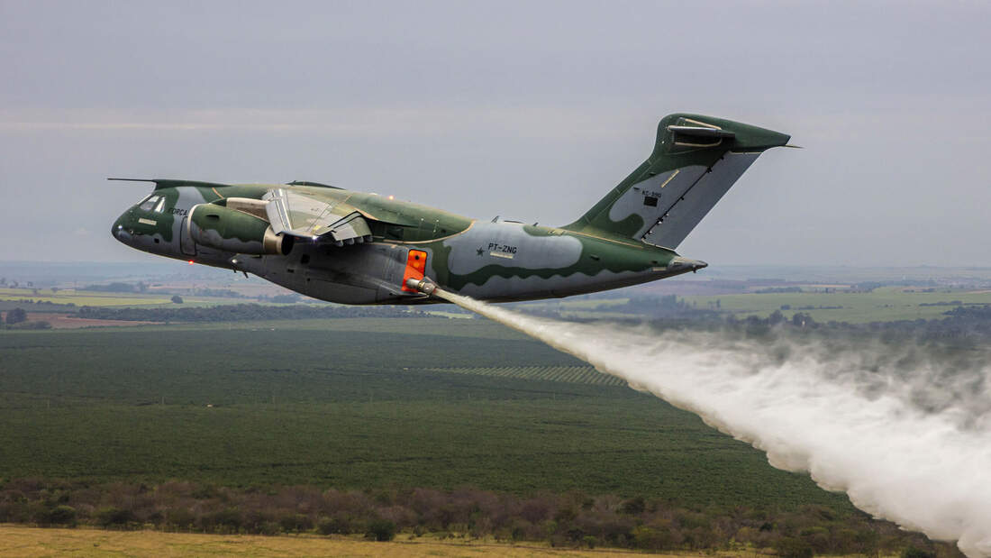 Embraer C-390 testet Feuerlöschkit | FLUG REVUE