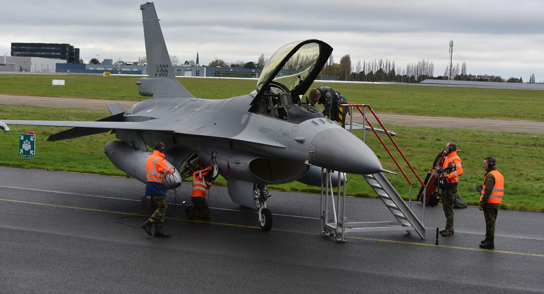 Lockheed Martin F-16 Block 70 für die Slowakei fliegt | FLUG REVUE