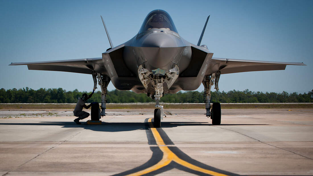 Taschenlampe zerstört F-35-Triebwerk - Millionenschaden! | FLUG REVUE