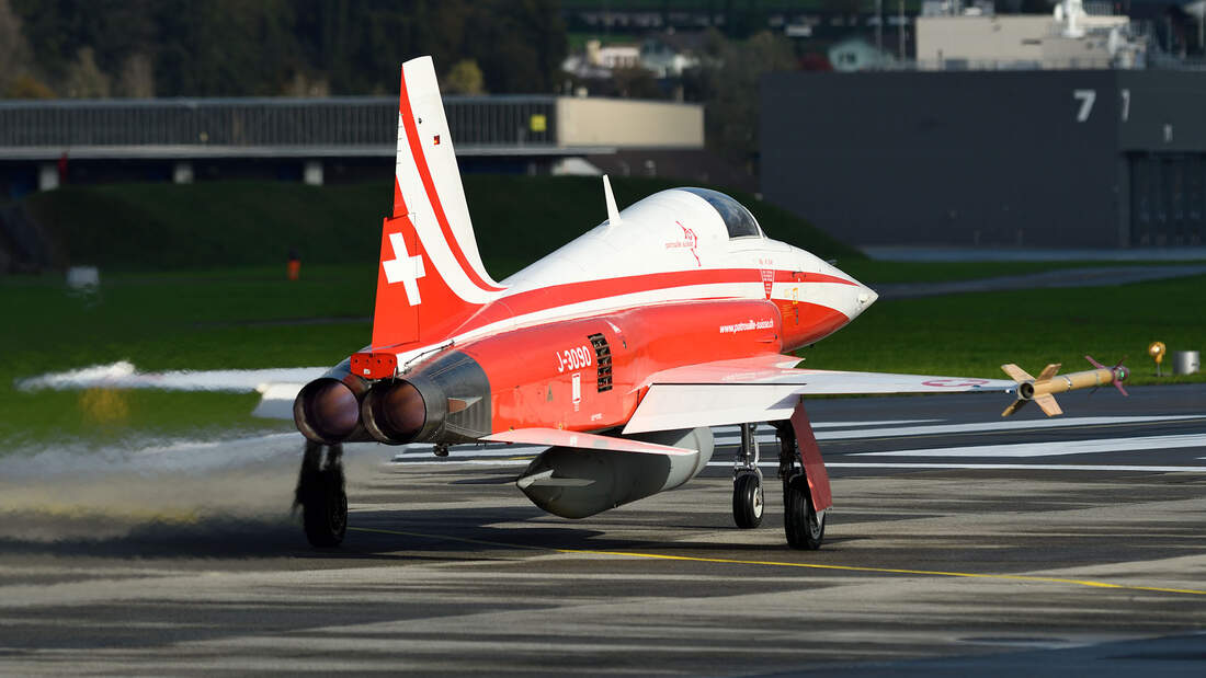 Top Gun statt Rente: US-Lieferung der Schweizer F-5 begonnen | FLUG REVUE