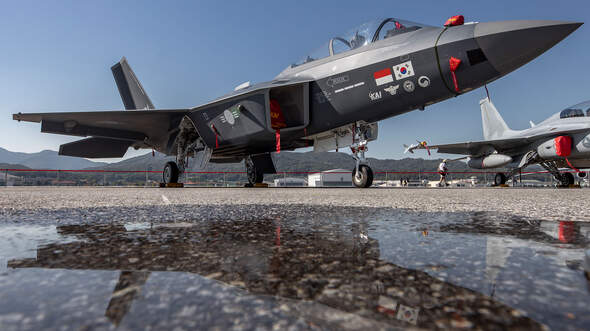 Öffentliche Premiere für Südkoreas Star-Jet: KF-21 fliegt in Seoul ...