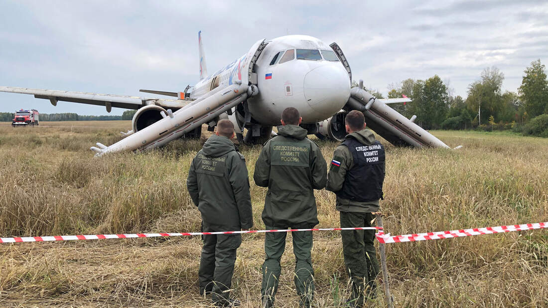 Ein Jet im Kornfeld: Wie kommt der Ural-Airbus vom Acker? | FLUG REVUE