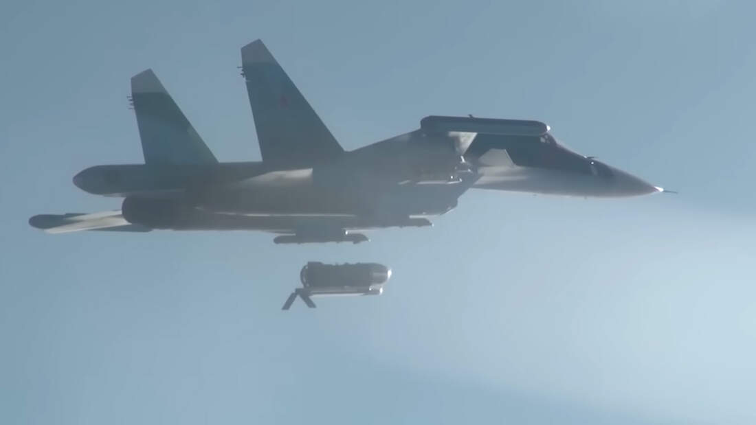 Neue "Monster-Gleitbombe" für Russlands Frontbomber Su-34 | FLUG REVUE