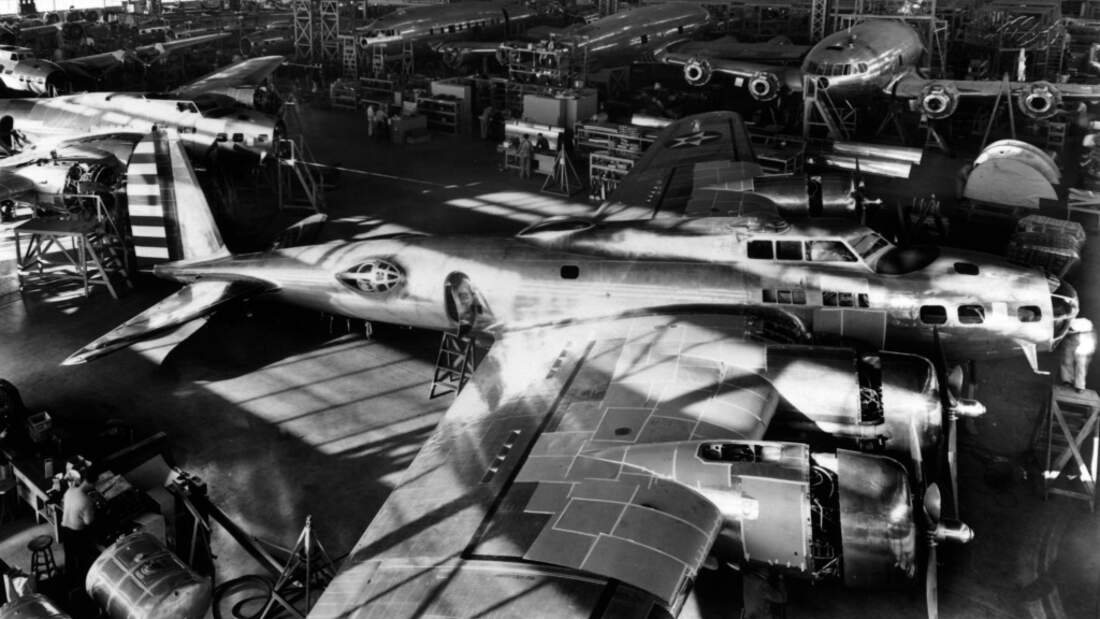 Boeing 307 Stratoliner - Erstes Passagierflugzeug mit Druckkabine ...