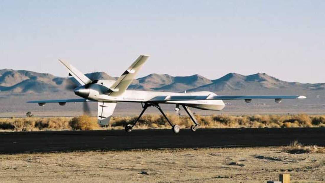 Predator B ER Long Wing im Test - FLUG REVUE