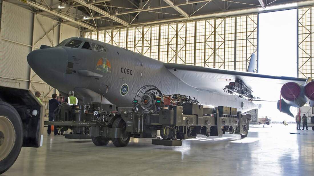 Boeing B-52 soll bis 2050 bei der USAF fliegen - FLUG REVUE