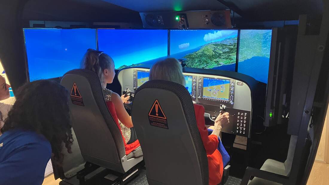 Cottbuser Schüler lernen Mathe im Flugsimulator | FLUG REVUE