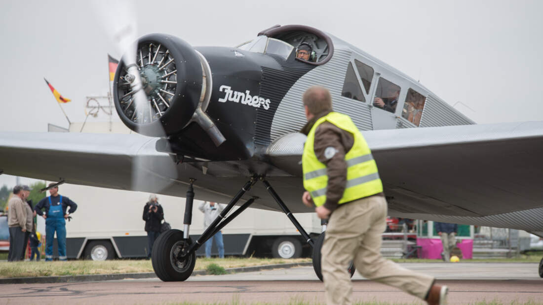 Historische Junkers Ju 52 und F 13 fliegen erstmals zusammen - FLUG REVUE
