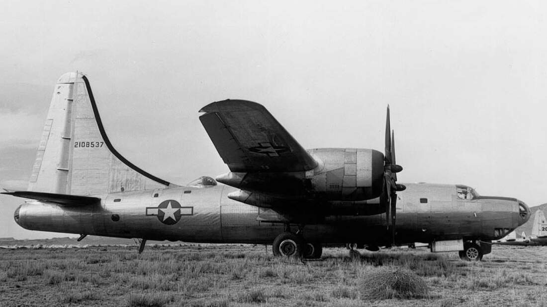 Consolidated B-32 Dominator - FLUG REVUE