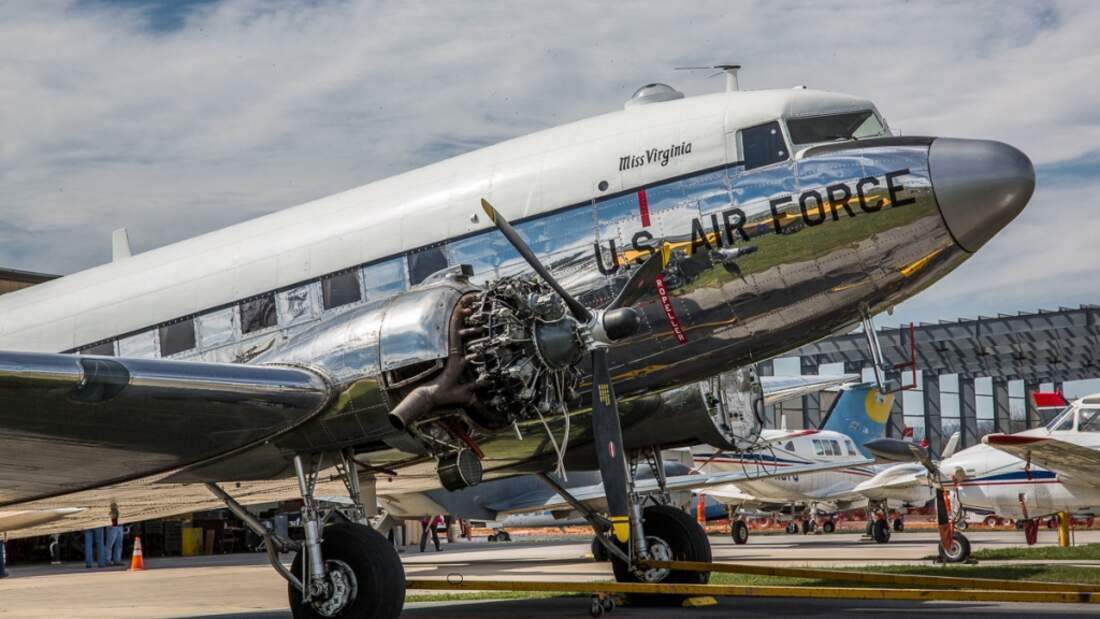 Die erste Air Force One - FLUG REVUE