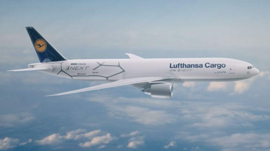 BMW nutzt 777 als fliegende Showbühne | FLUG REVUE