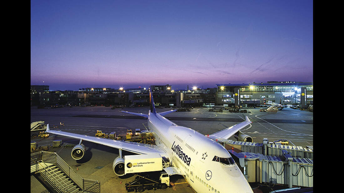 Lufthansa Verkehrszentrale im Vollbetrieb | FLUG REVUE