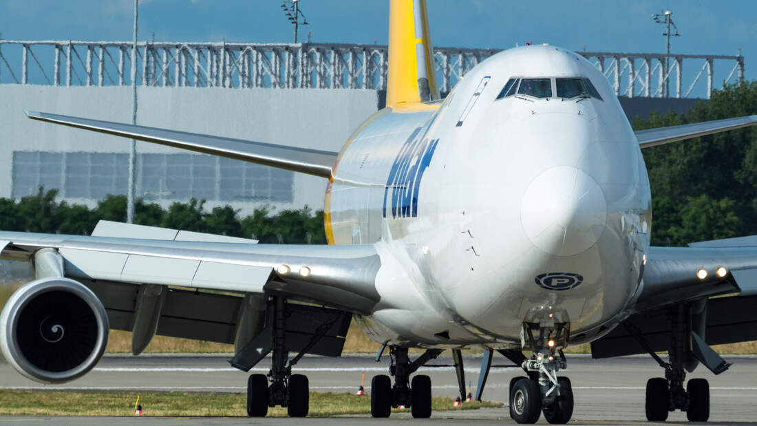 DHL sichert sich sechs neue Boeing 777-Frachter | FLUG REVUE