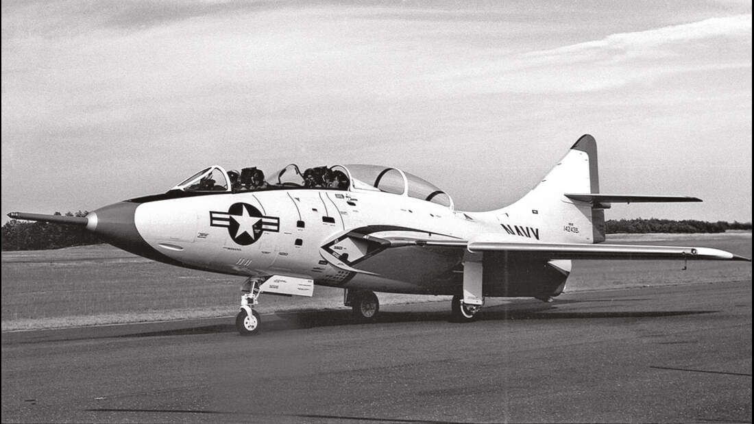 Grumman F9F-6 Cougar - Jagdbomber der US Navy | FLUG REVUE