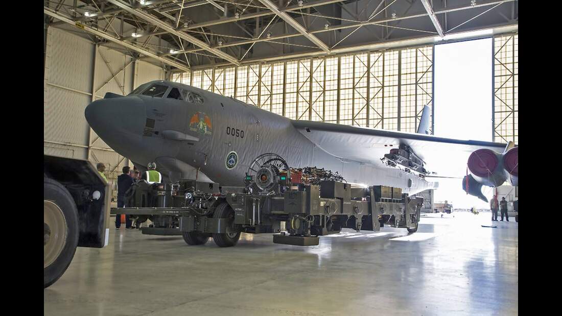 Boeing B-52 soll bis 2050 bei der USAF fliegen | FLUG REVUE