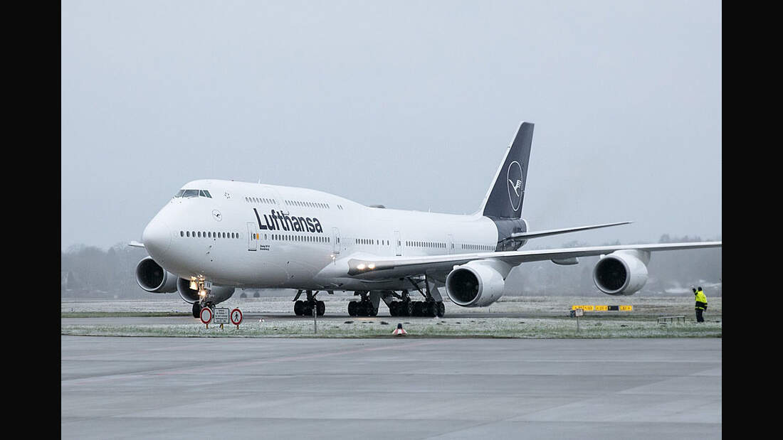 Erste Boeing 747 in überarbeitetem Blau | FLUG REVUE Erste Boeing 747 in überarbeitetem Blau | FLUG REVUE