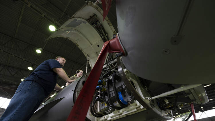 Umfangreiche Modernisierung: SABR-Radar für die F-16 | FLUG REVUE