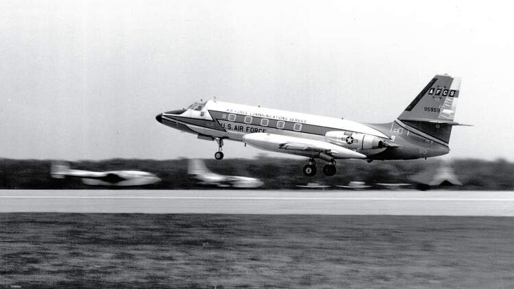 Lockheed CL-329 JetStar - Einer der ersten Business-Jets | FLUG REVUE