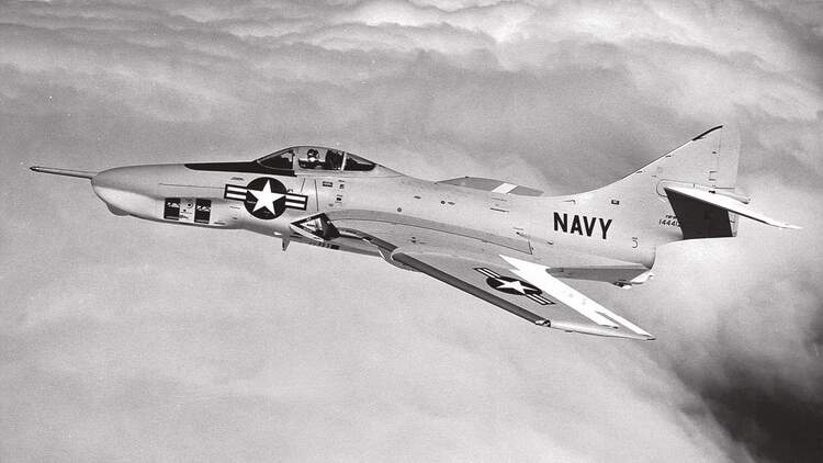 Grumman F9F-6 Cougar - Jagdbomber der US Navy | FLUG REVUE