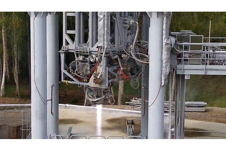 Europäisches Low-Cost-Raketentriebwerk im Test | FLUG REVUE