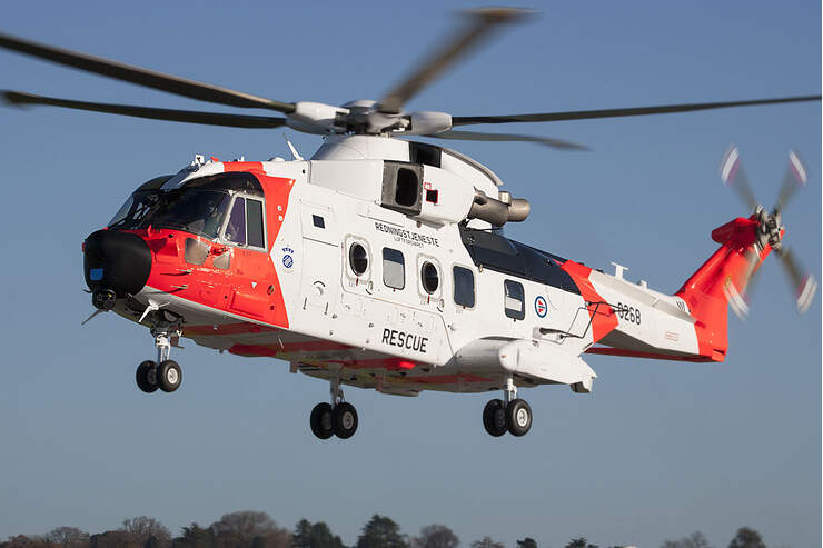 Erster AW101 SAR-Hubschrauber nach Norwegen geliefert | FLUG REVUE