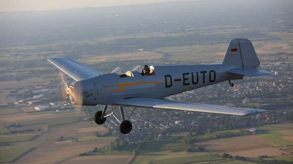 Der seltene Bücker Student der Quax Flieger ist wieder in der Luft ...