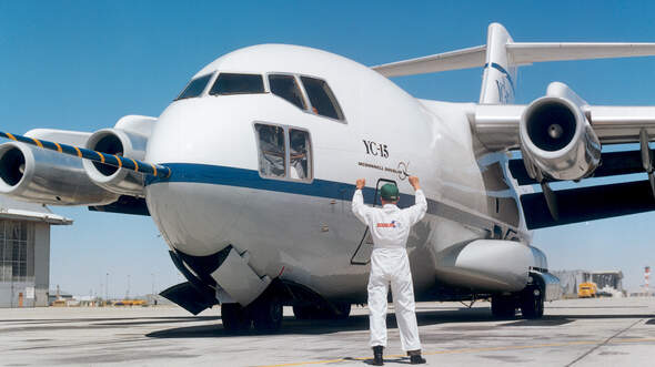 McDonnell Douglas YC-15: Kurzstarter mit heißen Klappen und Basis der C-17 | FLUG REVUE